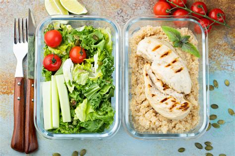 건강 한 식사 준비와 노아 닭 가슴살 그린 샐러드 오버 헤드 샷 컨테이너 최고의 볼 수 있습니다 평면 배치 0명에 대한 스톡 사진 및 기타 이미지 Istock