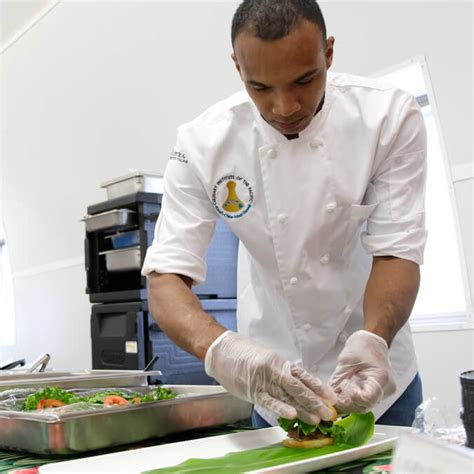 Waiawa Inmates Earn Culinary Certificates From Kapiʻolani Cc Hold