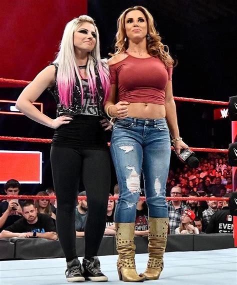 Alexa And Mickie James Mickie Looks Amazing Scrolller