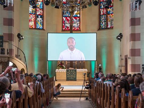 Hundreds Attend ‘soulless Ai Generated Church Service The Independent