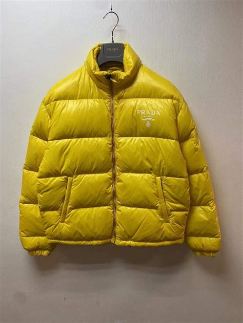 Prada 다운 패딩 22fw 프라다 로고 패딩 자켓 원래 명품은 필웨이 Feelway