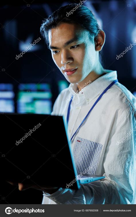 Dara Center Knowledgeable Professional Running Code Programming Laptop Troubleshooting Upgrading