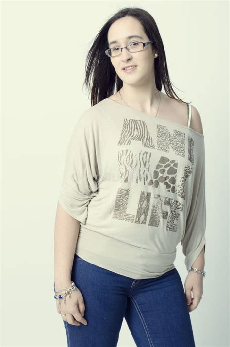 Vraie Jeune Femme Mignonne Photo Stock Image Du Sain