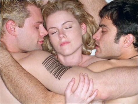 Nude Video Celebs Kathleen Robertson Sexy Splendor