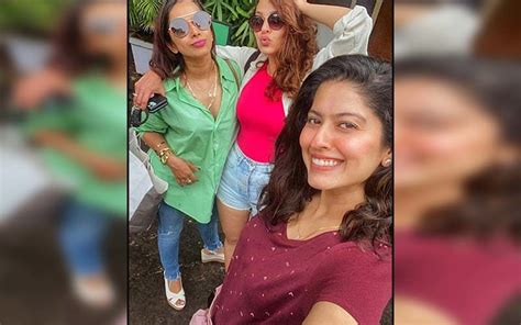 M Town Divas Shreya Bugde Abhidnya Bhave And Anuja Sathe Are Off