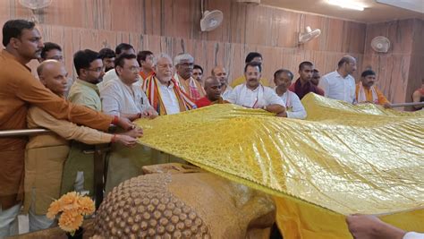 मंत्री वित्त एवं संसदीय कार्य विभाग उत्तर प्रदेश प्रभारी मंत्री गोरखपुर मंडल सुरेश कुमार खन्ना