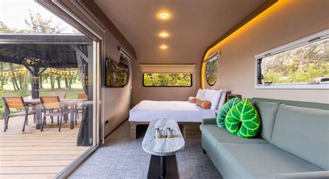 桃園豪華露營｜桃園朋趣露營車bon Chill Glamping，五種豪華露營車怎麼選 一泊四食 旋轉木馬 電動車 Vr高爾夫免費玩 天成飯店最新豪華露營區 寶寶溫旅行親子生活