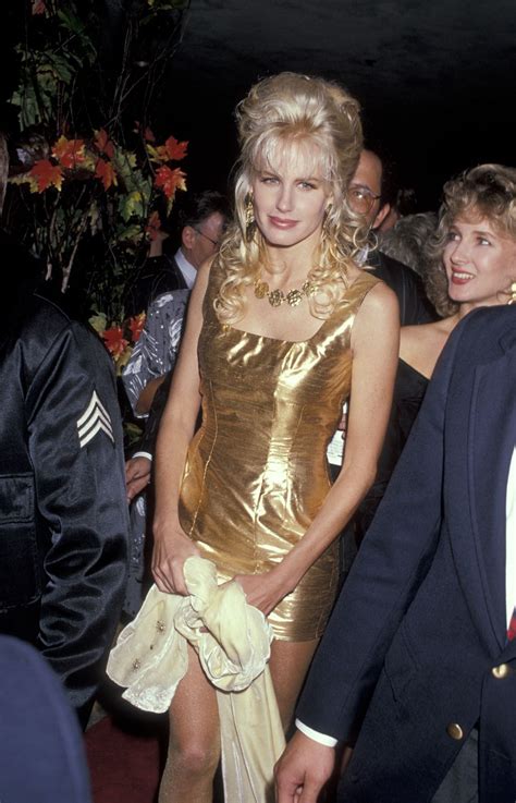 33 Of Daryl Hannahs Most Iconic Style Moments Through The Years Photos