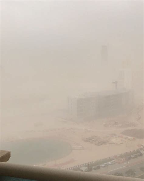 일상 — 바람까지 엄청 부는 모래폭풍은 첨이구나~ 뿌연 하늘 두바이 모래폭풍