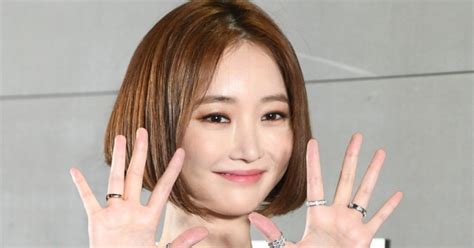 고준희 목 부상 딛고 연극 복귀 버닝썬 루머 털고 일어날 시간 [sc이슈]