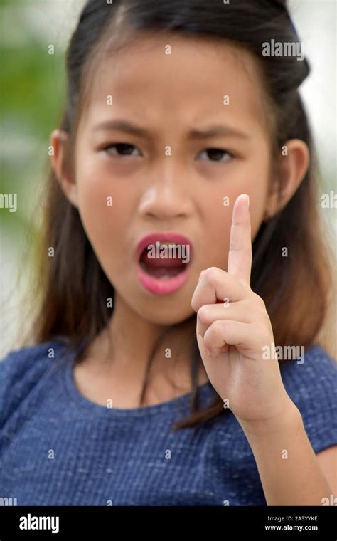 Tiny Filipina Altea