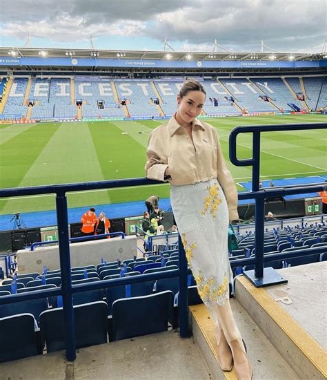 ย้อนชมภาพวินาที ต๊อบ อัยยวัฒน์ ขอแฟนสาว ออย นันทิสา แต่งงานสุดหวาน