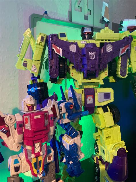 Decepticon Combiner Comparison R Transformers