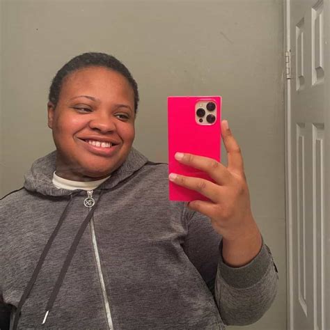 Lovely Peaches Wiki Age Height Net Worth Boyfriend Real Name