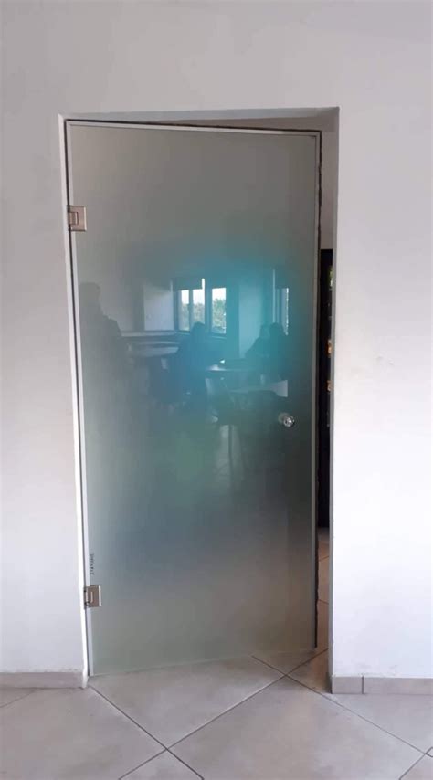 ΓΥΑΛΙΝΕΣ ΠΟΡΤΕΣ ΑΝΟΙΓΟΜΕΝΕΣ Εφαρμογές γυαλιού