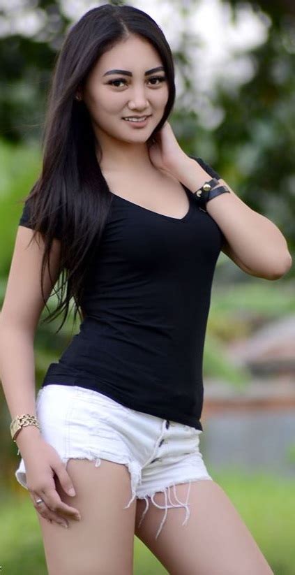 Sassha Carissa Car Model Indonesian Girls Only Model Hot