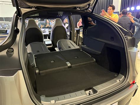 Tesla Ph Gives A Preview Of The 6 Seater Model Y L Visor