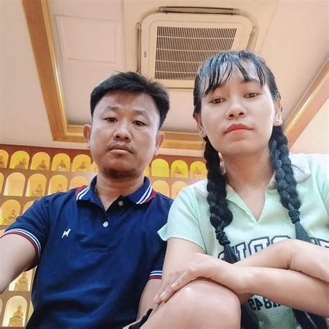 24 အသက်၇၂နှစ်မှ ကြော်ငြာမင်းသား ဖြစ်ရတယ်။ ‘အားကစားဝတ်စုံ ကြော်ငြာအတွက် ကိုယ့်ကို တကူးတက ရှာဖွေ