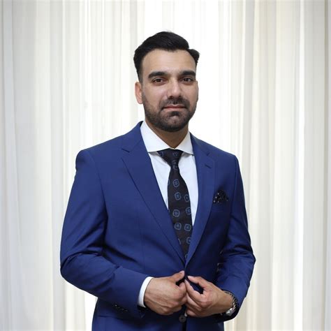 Togjan Rahmani Manager Papi Poke Xing