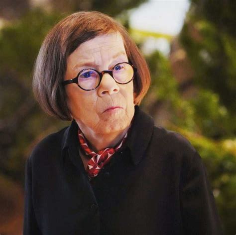 Linda Hunt Bio Age Height Wife Car Accident Legitng