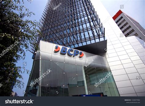Edificio Banco De Credito Del Peru Más De 11 Fotos De Stock Con