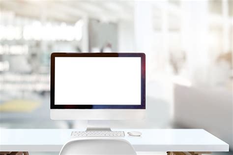 사무실에서 흰색 나무 책상 이랑 데스크톱 컴퓨터와 직장 0명에 대한 스톡 사진 및 기타 이미지 0명 거실 공란 Istock