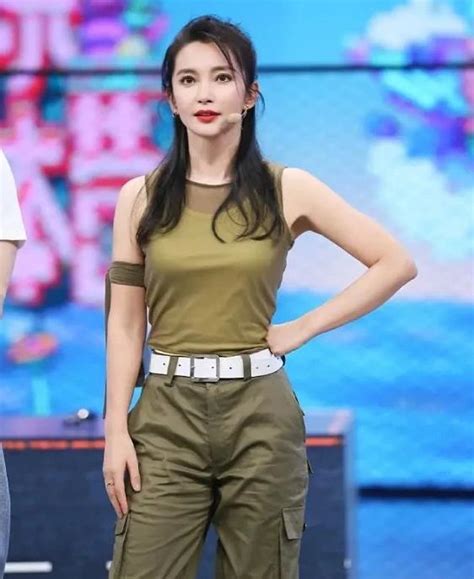 有种“至今未嫁”叫李冰冰，学韩国女团穿制服，47岁还选秀？