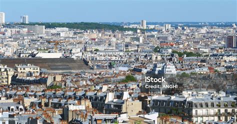 프랑스 몽 마 르 뜨 파노라마 보기에서 파리의 공중 도시 여름 날에 사크 르 대성당 프랑스에서에서 파리의 보기 주거에 대 한 지붕 Gare 뒤 노르 역 0명에 대한 스톡