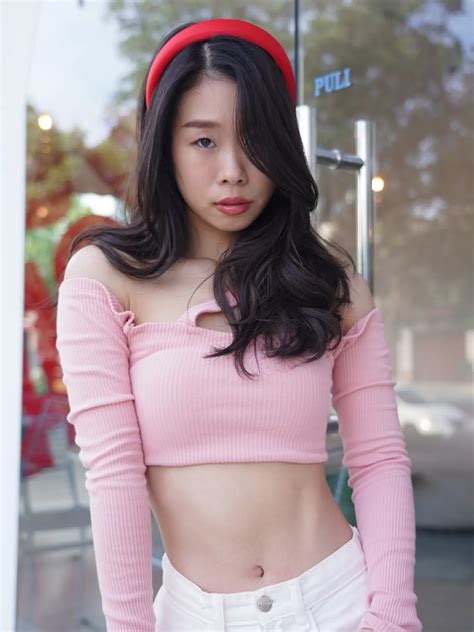 Outfit Ideas Spicy Pink Cafe Look แกลเลอรีที่โพสต์โดย Im Papam Lemon8