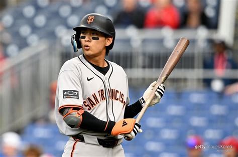 ‘행운의 안타 이정후 딱 거기까지 ‘좋은 타구 없었다