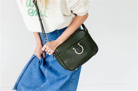 Medium Crossbody