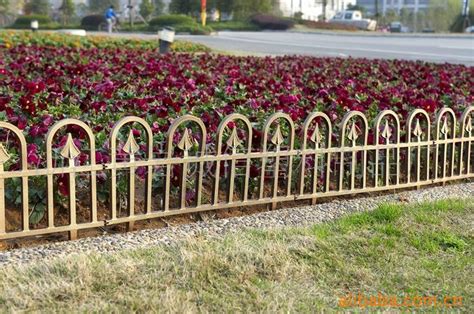围栏种花 种花围栏 花草围栏 大山谷图库
