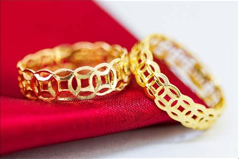 Top 39 Mẫu Nhẫn Kim Tiền Vàng 18k 24k Đẹp Giá Tốt Nhất Glosbe