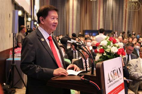 សម្តេចតេជោ ហ៊ុន សែន អញ្ជើញបើកវេទិកាភាពជាអ្នកដឹកនាំ និងភាពជាដៃគូអាស៊ានឆ្នាំ២០២២ ខេត្តកំពង់ចាម