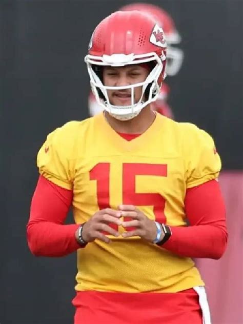 Patrick Mahomes Kansas City Chiefs Ota Yellow Shirt