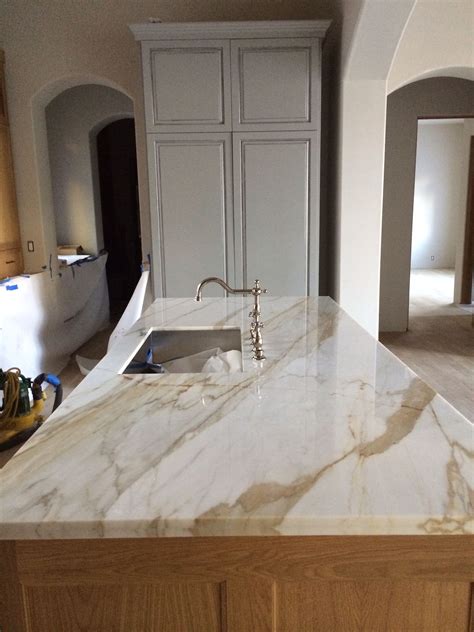 White Marble Countertops With White Counters