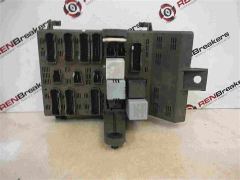 Renault Laguna Engine Bay Fuse Box Store Renault Breakers Used Renault Car Parts