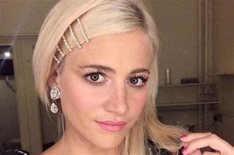 Pixie Lott Oozes Sex Appeal In Daringly Plunging Outfit What A Goddess Daily Star