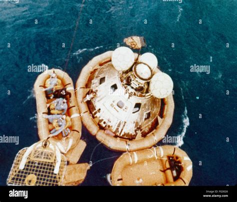 Apollo 12 Splashdown 1969 Nthe Splashdown Of The Apollo 12 Command