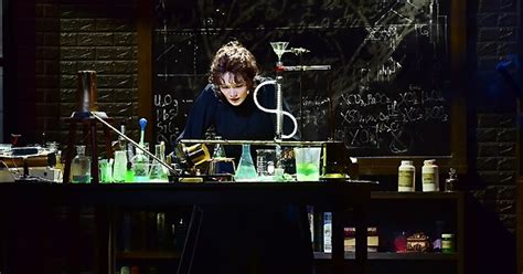 여성 서사의 새 지평 K 뮤지컬 마리 퀴리의 금의환향 [종합]