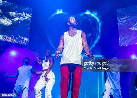 Omarion In Concert Photos And Premium High Res Pictures Getty Images
