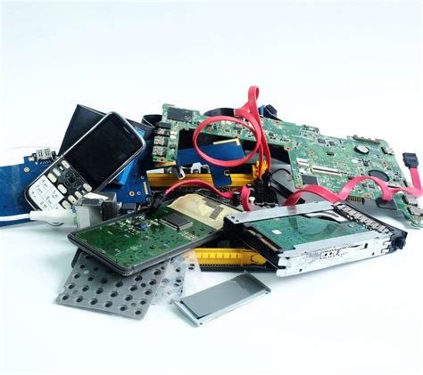 Изкупуване и Рециклиране на Стари Електроуреди и Електронно Оборудване Индустриални Суровини