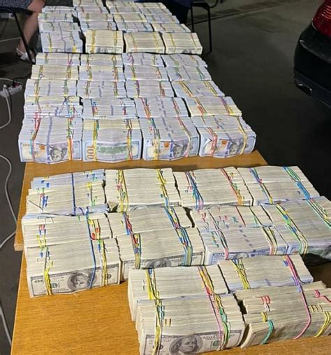 Як виглядають готівкою мільйони доларів на хабар