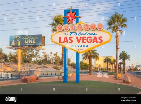 Las Vegas Usa October 20 2019 The Iconic Landmark Welcome To