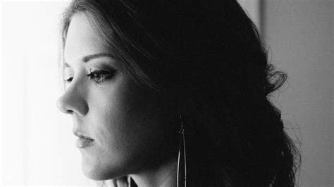 8 Signs Of A Disloyal Person Who Will Stab You In The Back Yourtango