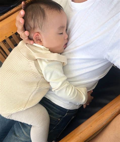 鬼辻麻衣さんのインスタグラム写真 鬼辻麻衣instagram「どの瞬間もかわいい。 みつき 🐼」10月21日 23時29分