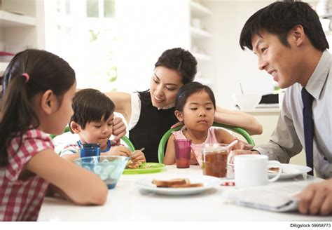 Гэр бүлийн гишүүд Соёлтой зөв хооллох дүрэм ийг хэвшүүлээрэй Жаргалтай