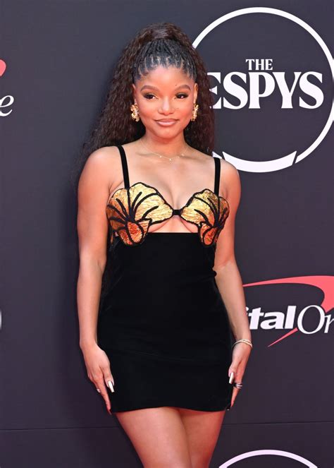 Halle Baileys Espy Siren Redefining Red Carpet Glamour • Celebmafia