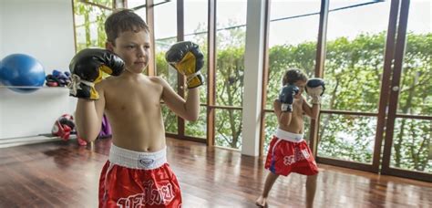 Кикбоксинг для детей с какого возраста и какая польза
