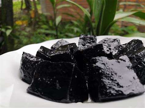 ဒေါ်အေး ထိုးမုန့်မျိုးစုံ ဒေါ်အေး ထိုးမုန့်မျိုးစုံ